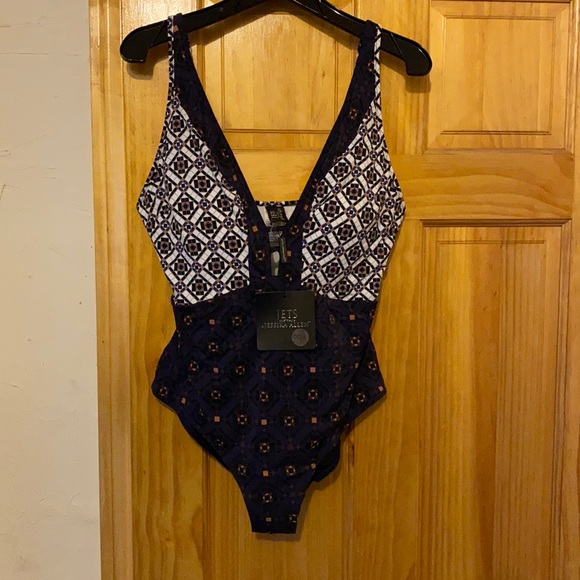 Designers Originals | Swim | Gorgeous Underwire Swim Suit New With Tags ...